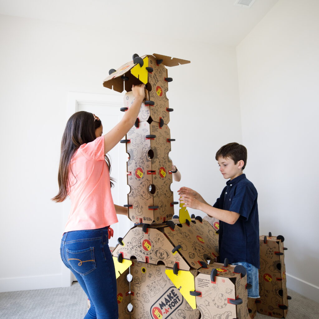 Build a Giraffe | Make-A-Fort