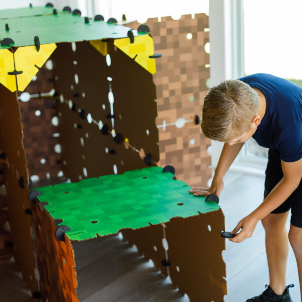 Minecraft Fort Kits (1 Pack) | Make-A-Fort